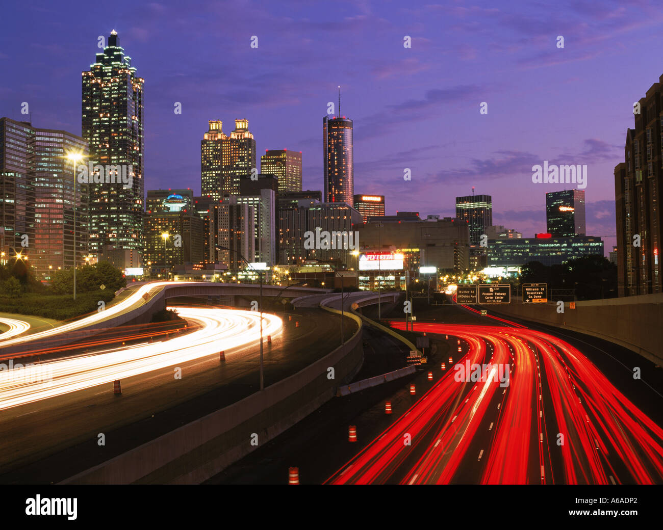 Roads and highways leading to the city hi-res stock photography and ...