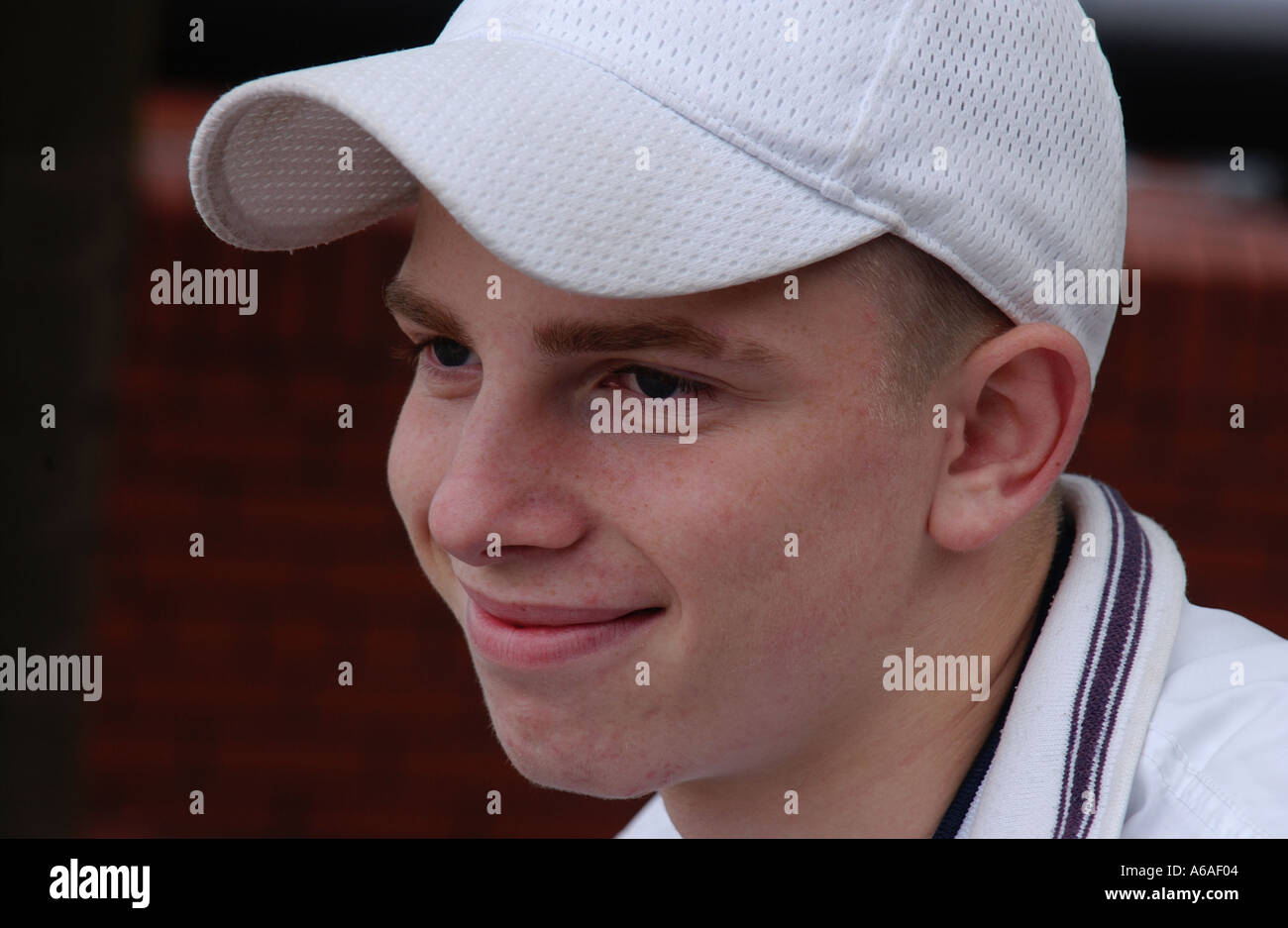 Teenage male wearing baseball cap hi-res stock photography and images ...