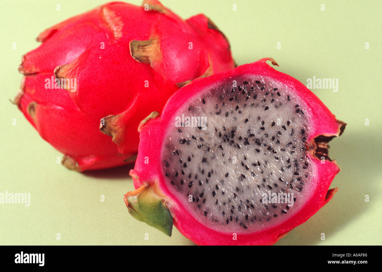 Pitahaya dragon fruit Stock Photo - Alamy
