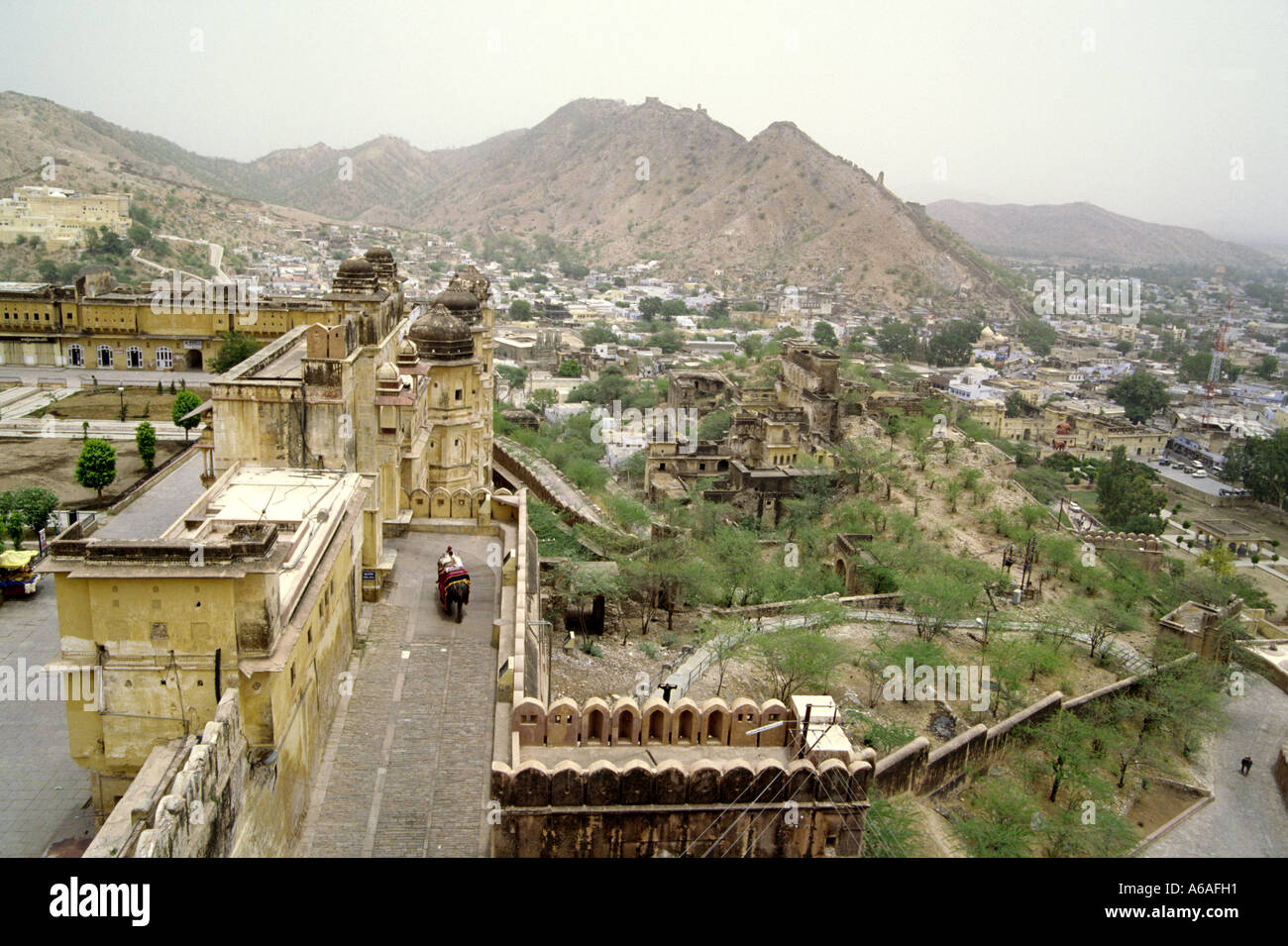 Tourist reaches the Suraj Pol, Amber Fort, Jaipur by elephant with ...