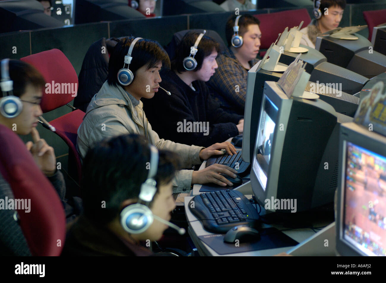 An internet cafe in Beijing, China. 2006-01-13 Stock Photo - Alamy