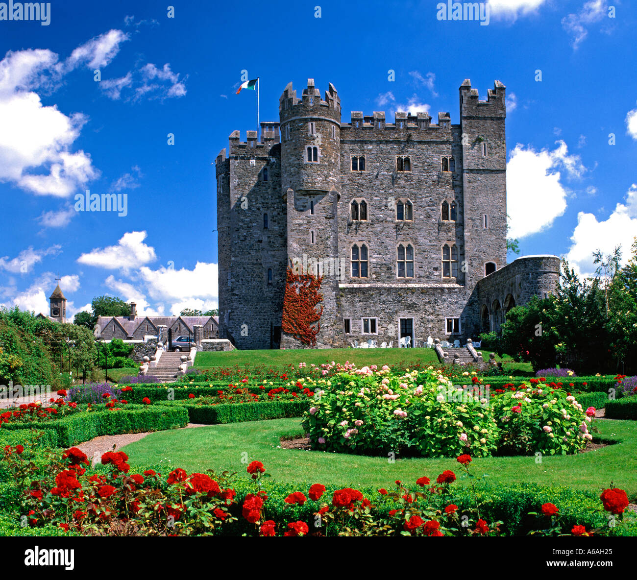 Kilkea castle hi-res stock photography and images - Alamy