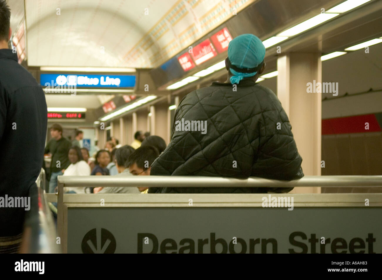 people in chicago subway station Stock Photo - Alamy
