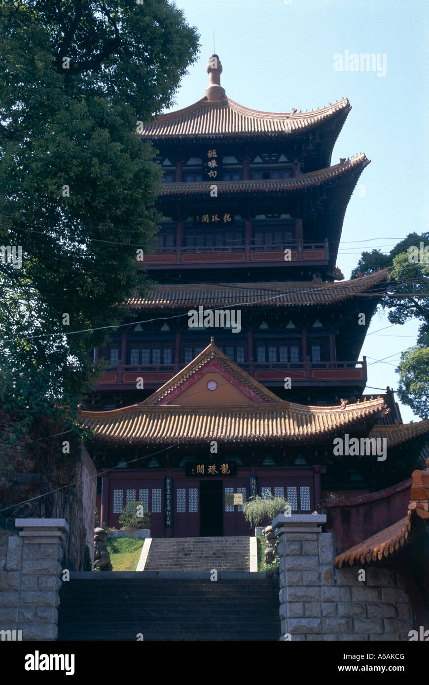 Longzhu ge dragon pearl pavilion hi-res stock photography and images ...