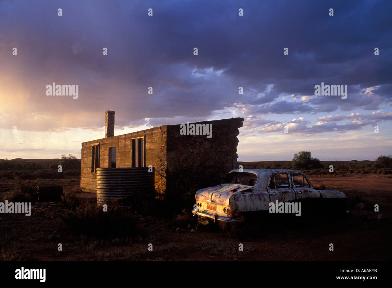 Australian outback shack hi-res stock photography and images - Alamy