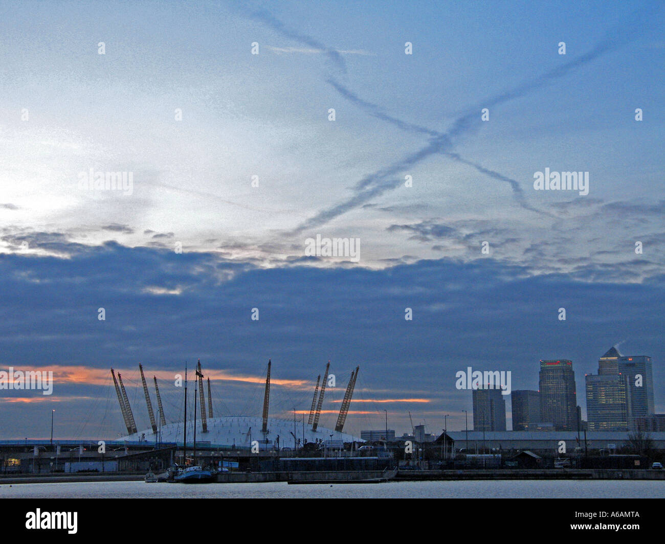 Thames millenium dome hi-res stock photography and images - Alamy