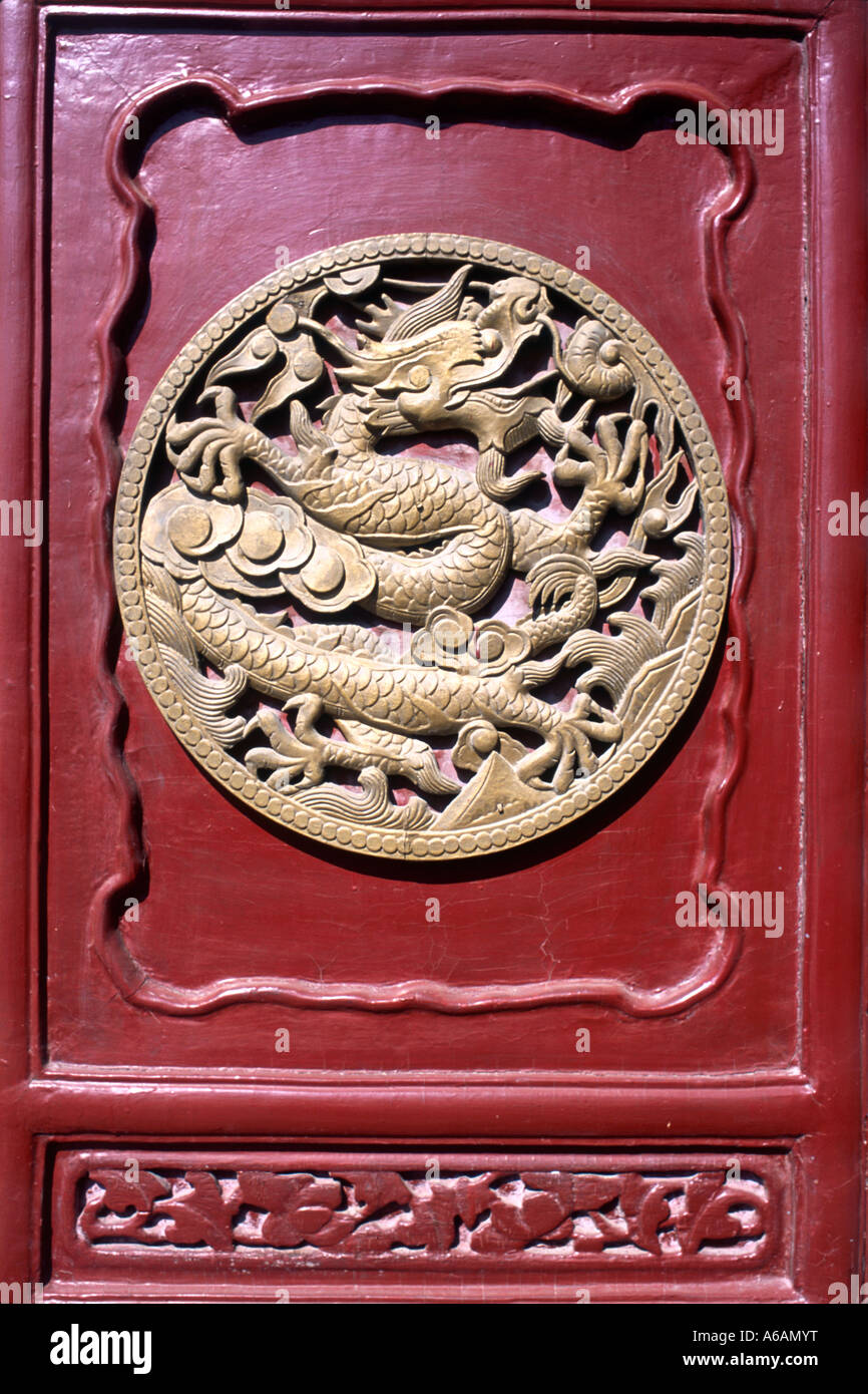 China, Shenyang, Imperial Palace, Dazheng Hall, carved sinuous dragon ...