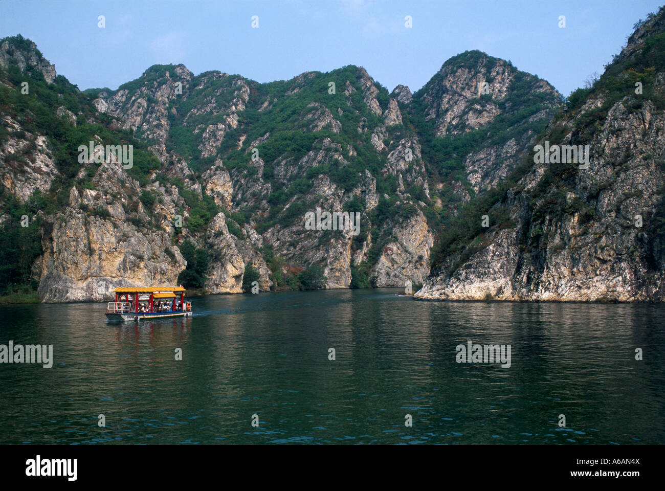 China, Liaoning, Bingyu Gou (Bingyu Valley), dramatic karst hills ...
