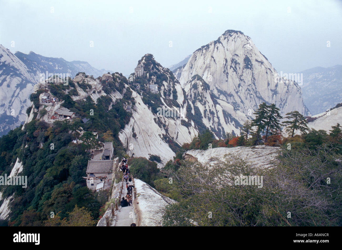 China, Shaanxi, Hua Shan (Flower Mountain), North Peak, pilgrims and ...
