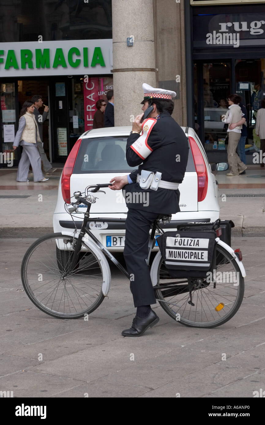 Italian police bike hi-res stock photography and images - Alamy
