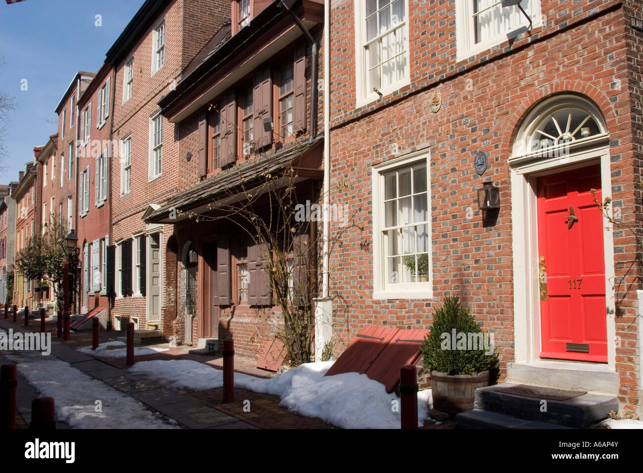 Colonial row houses philadelphia hi-res stock photography and images ...