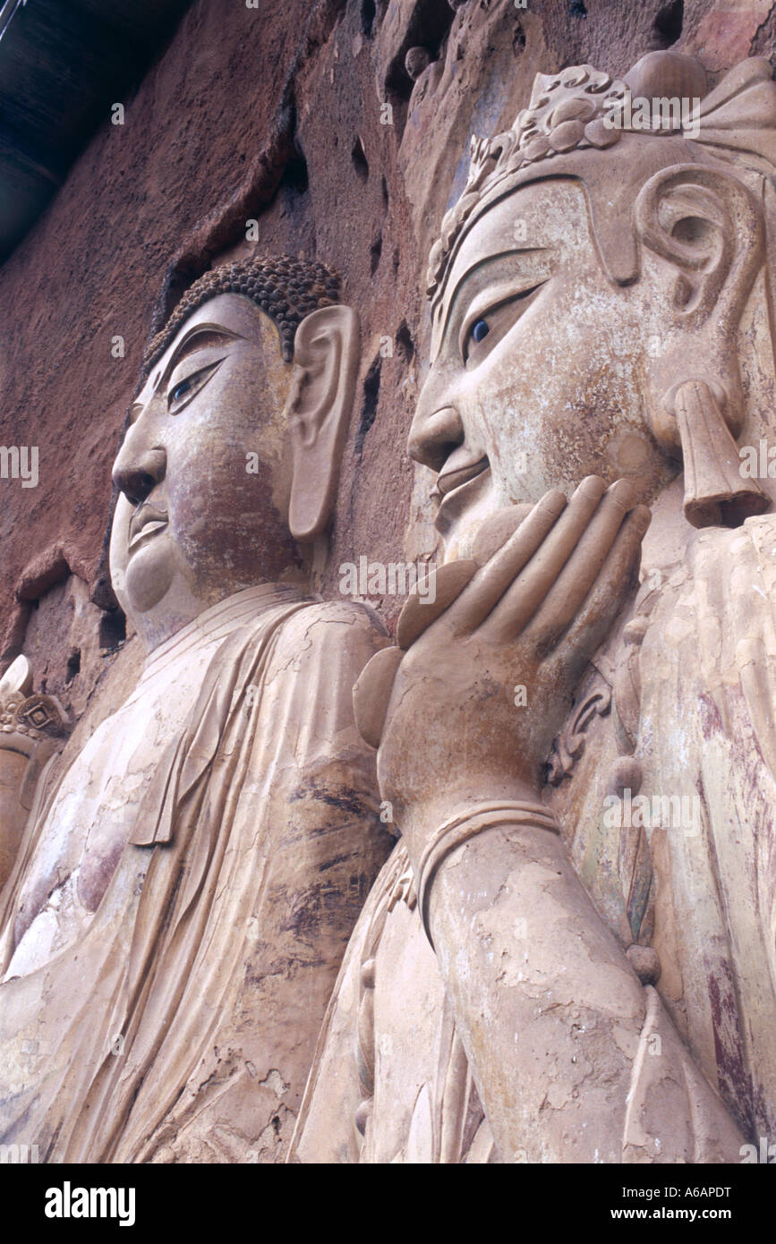 China, Gansu, Maiji Shan (Corn Rick Mountain), colossal Buddha statues ...