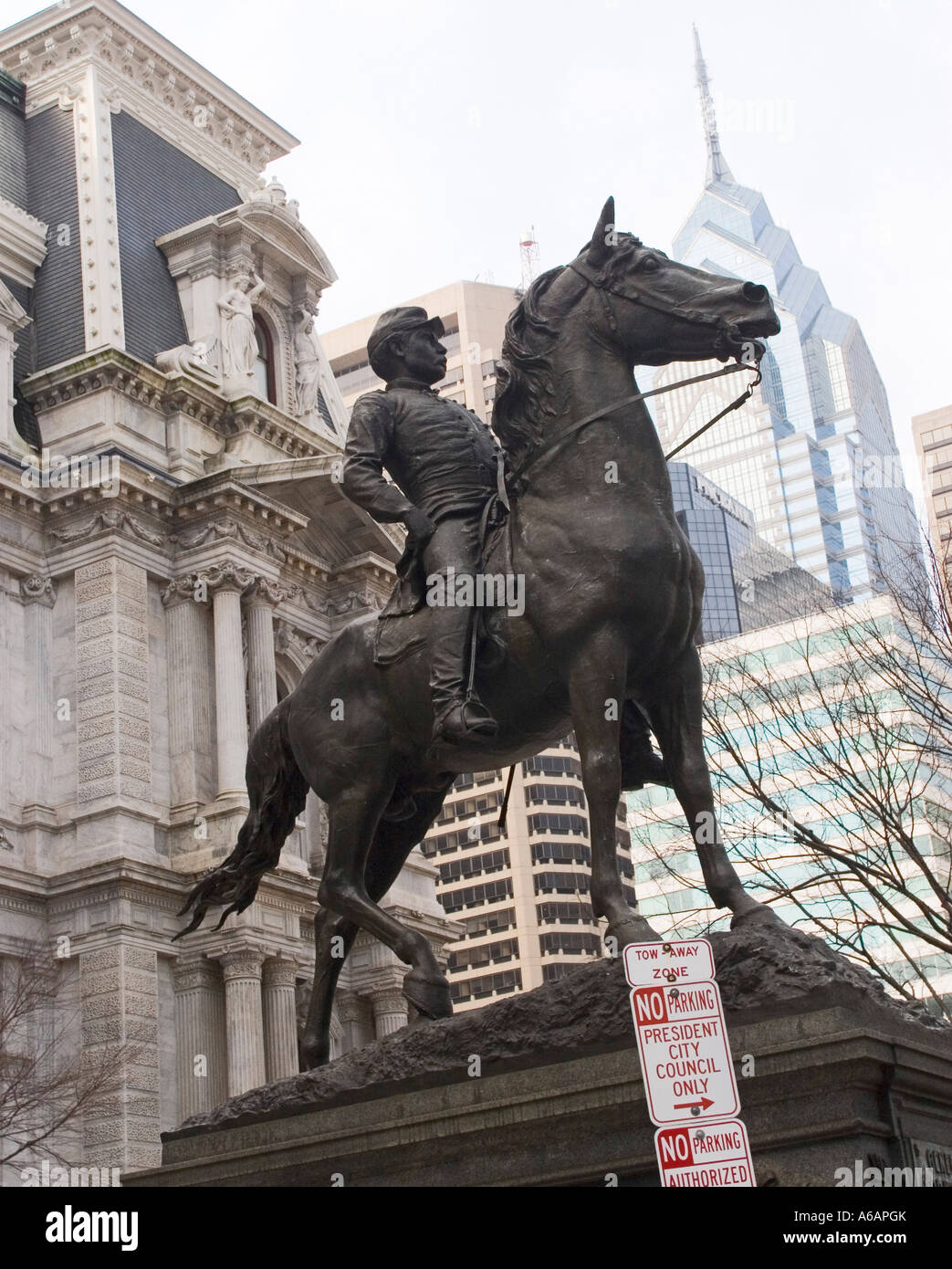 USA Pennsylvania Philadelphia City Hall and Statue Stock Photo - Alamy