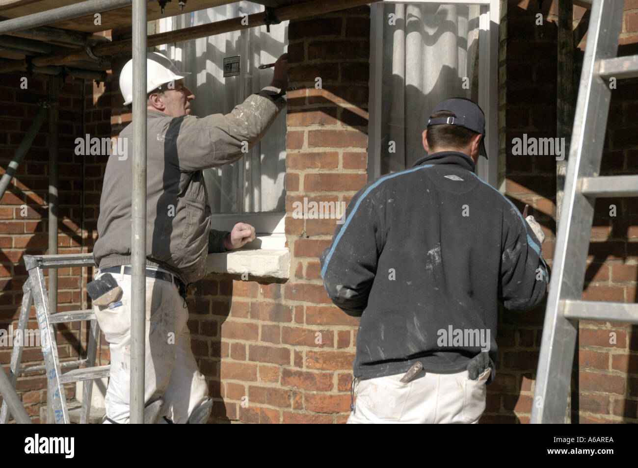 Maintainance workers hi-res stock photography and images - Alamy