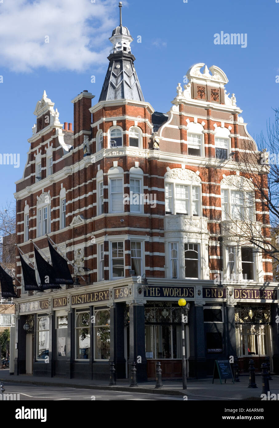 The Worlds End Public House London England Stock Photo - Alamy