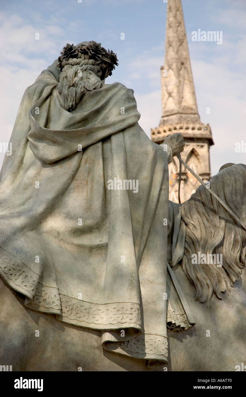 New statue of fine lady at Banbury cross Stock Photo - Alamy