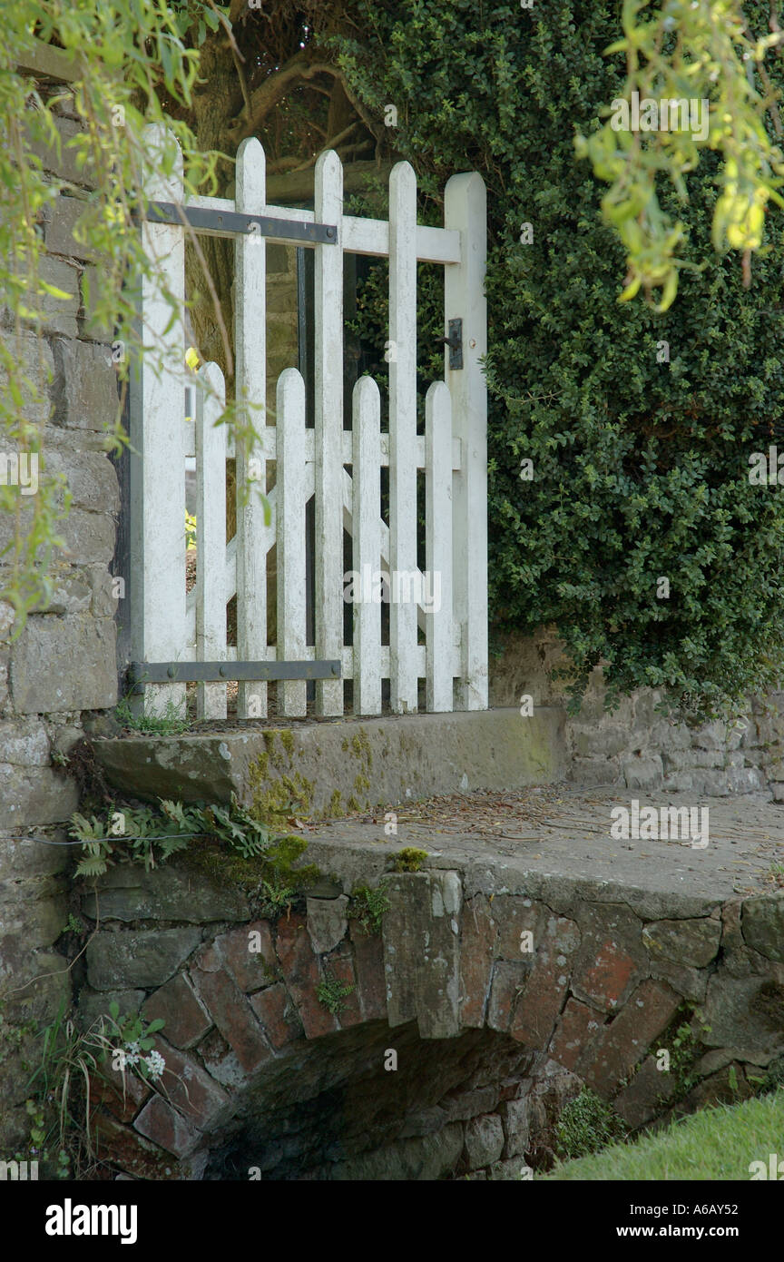 White garden gate Stock Photo - Alamy