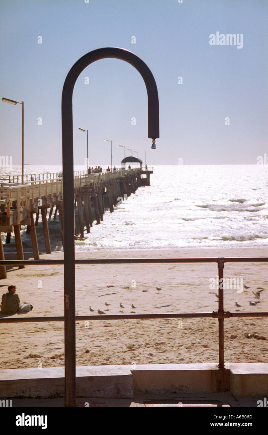 Henley pier hi-res stock photography and images - Alamy