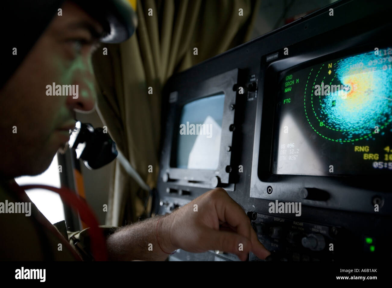 Radar screen hi-res stock photography and images - Alamy