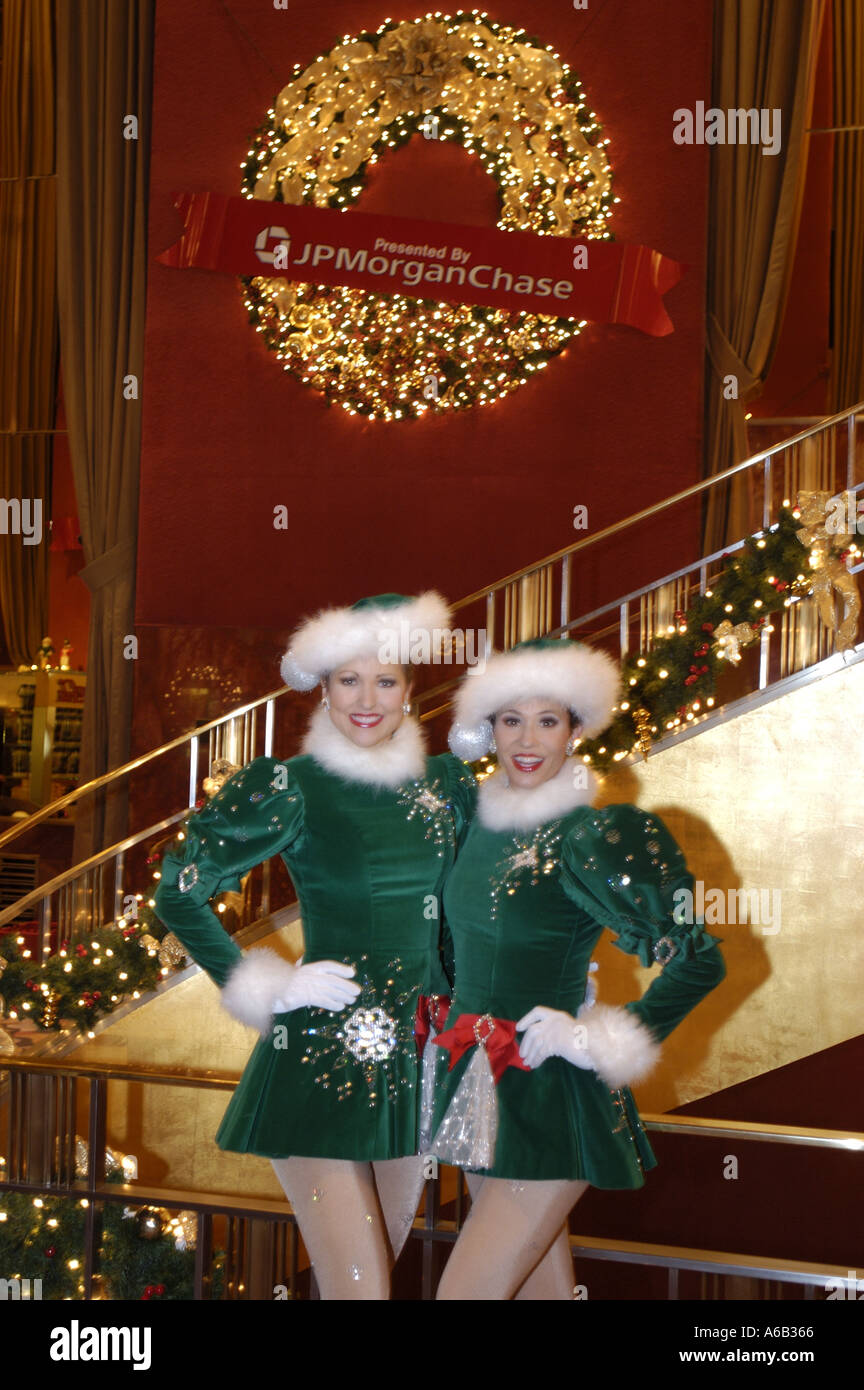 Rockettes Dancers showgirls Radio City Music Hall theater theatre green ...