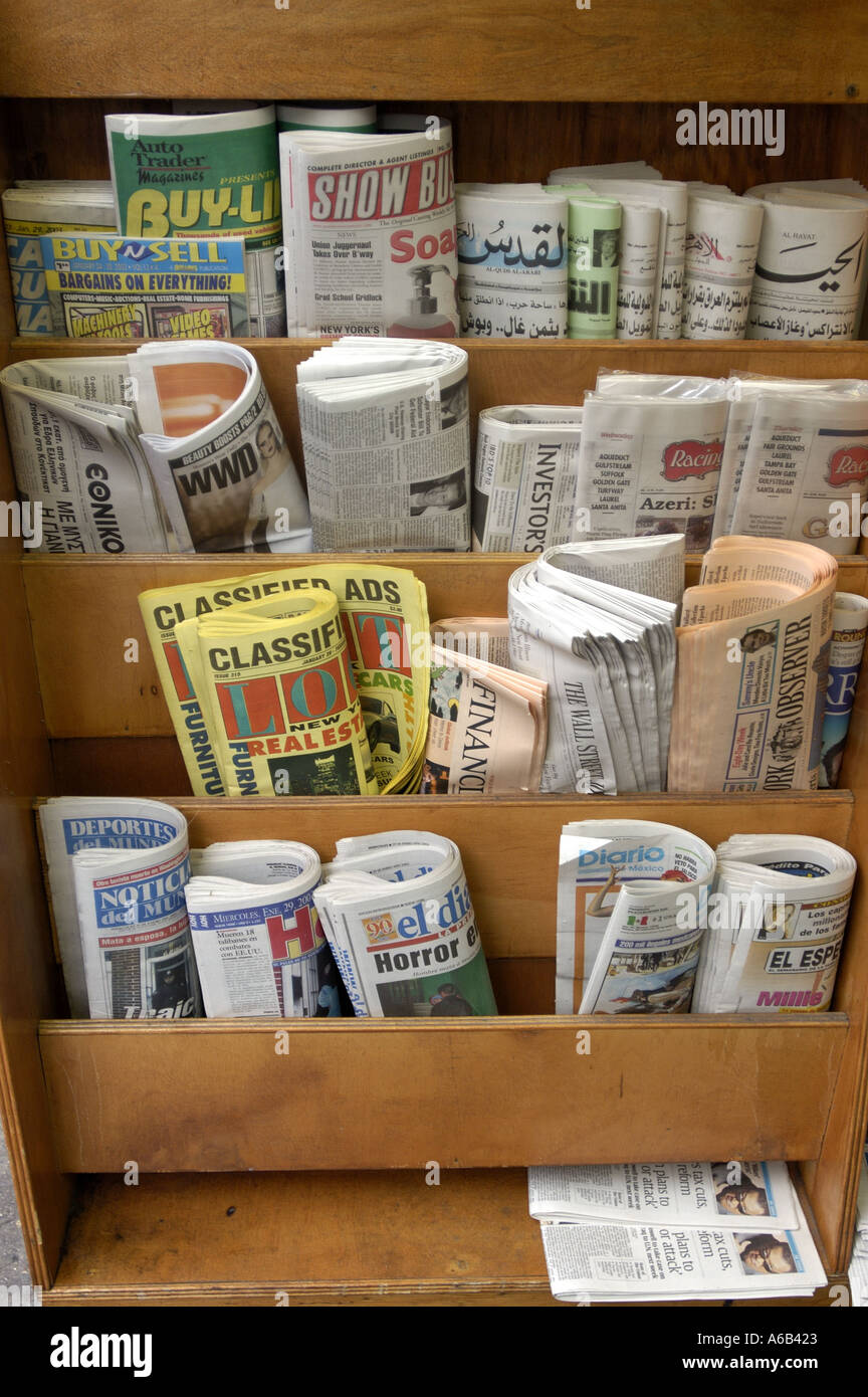 NY News stand News Newspaper kiosk vendor Newspapers vertical Stock ...