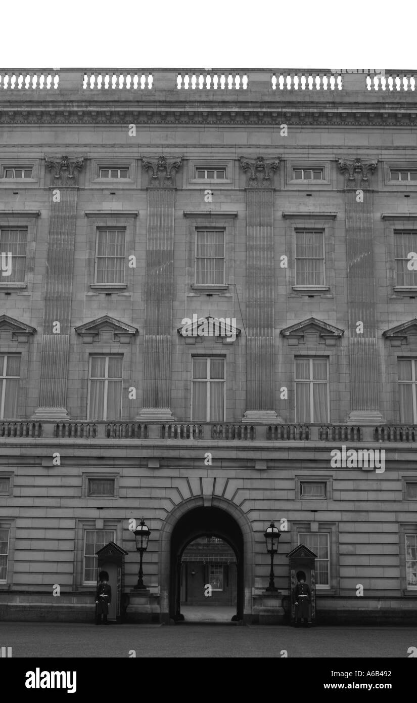 British royals at buckingham palace Black and White Stock Photos ...