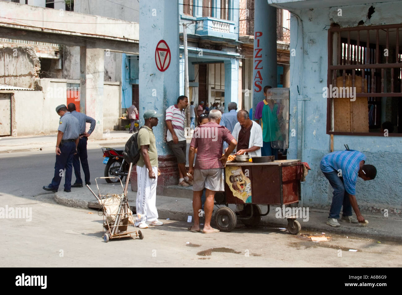 Street corner scene Havana.daytime Stock Photo - Alamy