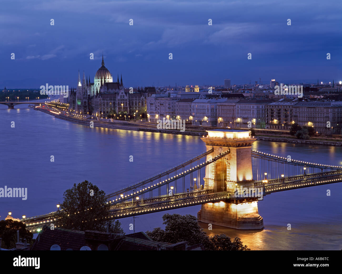 Parliament and Chain Bridge Budapest Hungary by night Stock Photo - Alamy