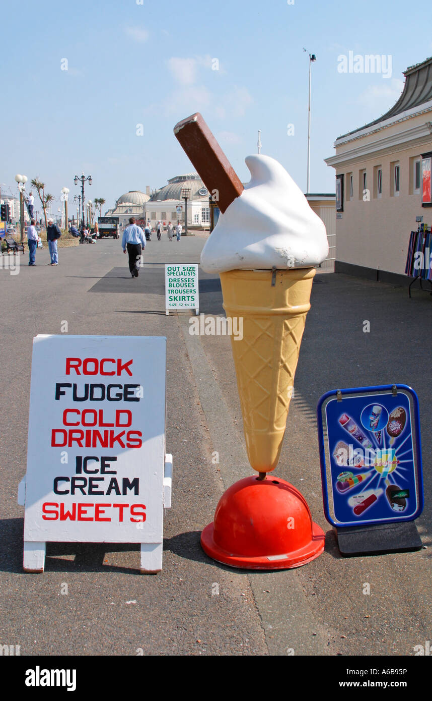 Large plastic ice cream cone hi-res stock photography and images - Alamy
