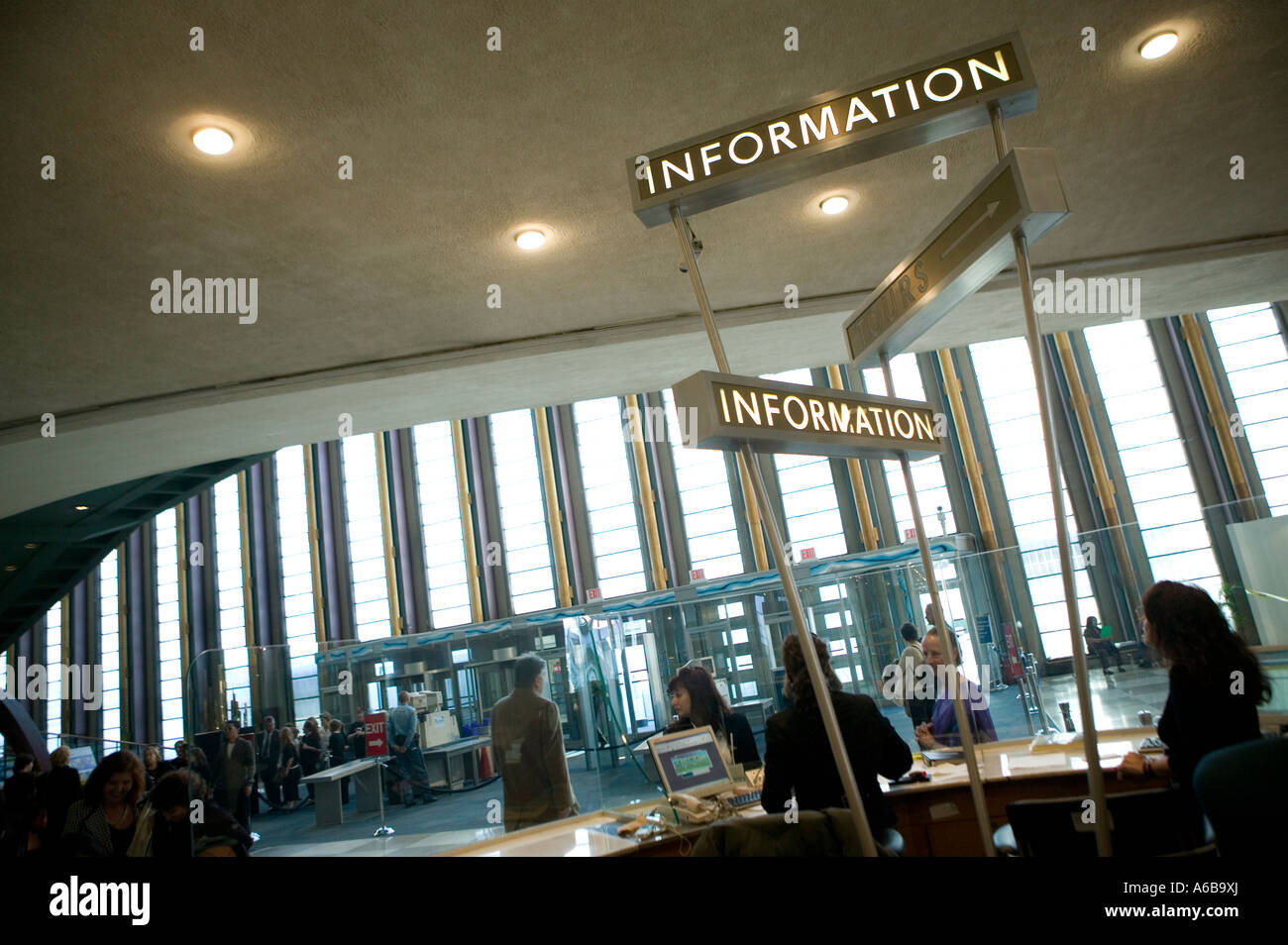 United nations headquarter lobby hi-res stock photography and images ...