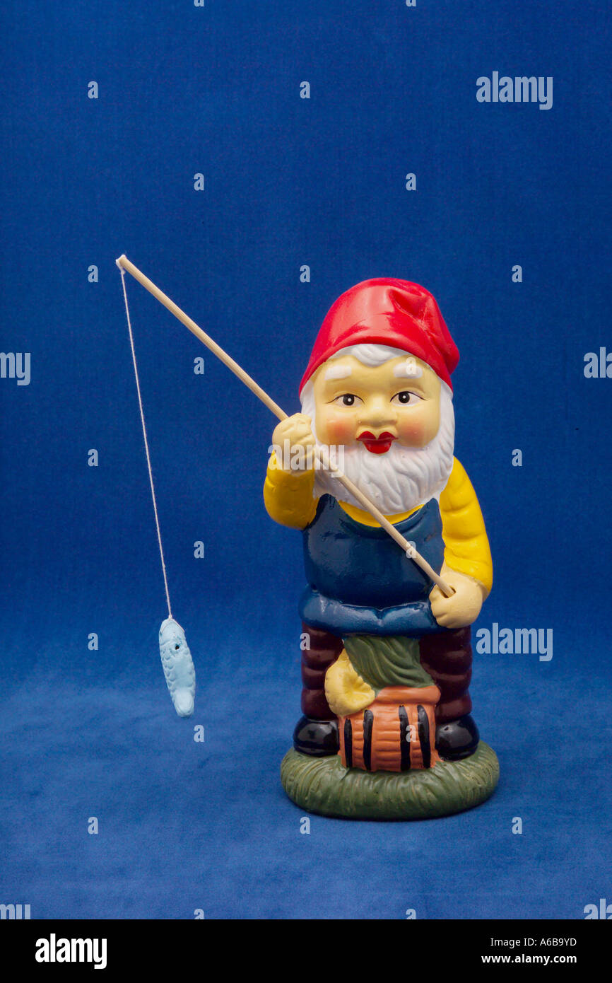 Gnome fishing hi-res stock photography and images - Alamy