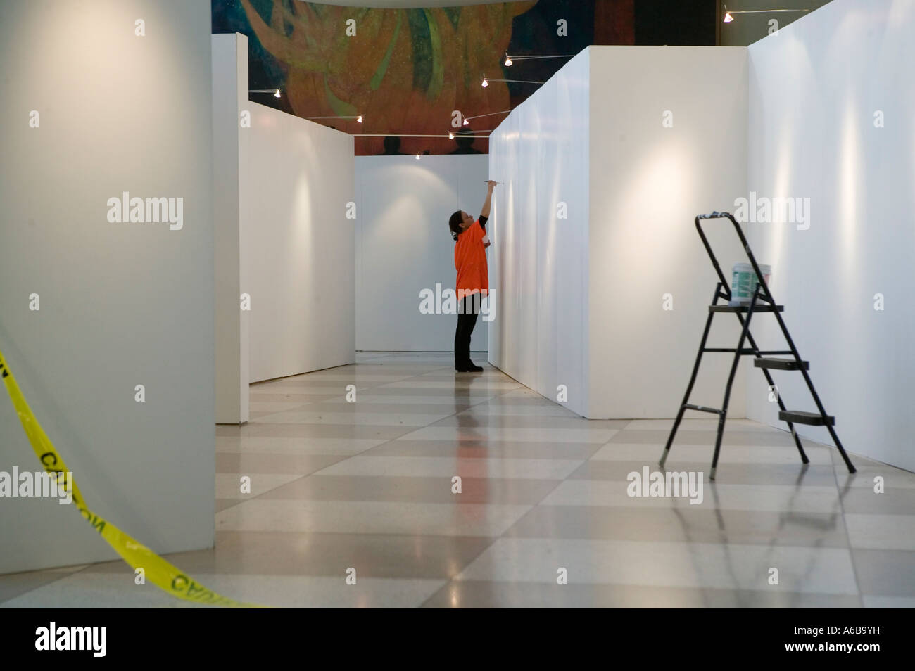 Museum exhibition worker hi-res stock photography and images - Alamy