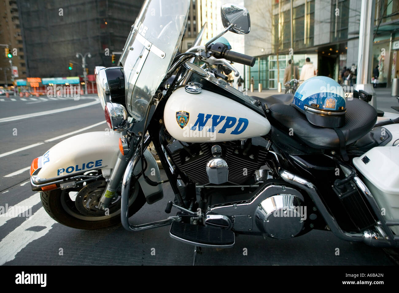 NYPD 1450cc Road King Harley Davidson motorbikes New York USA Dec 2006 ...