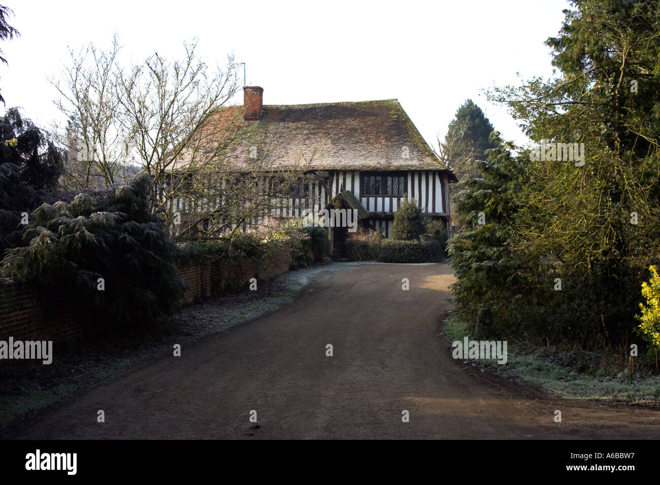 Tudor farmhouse near stodmarsh village kent Stock Photo - Alamy