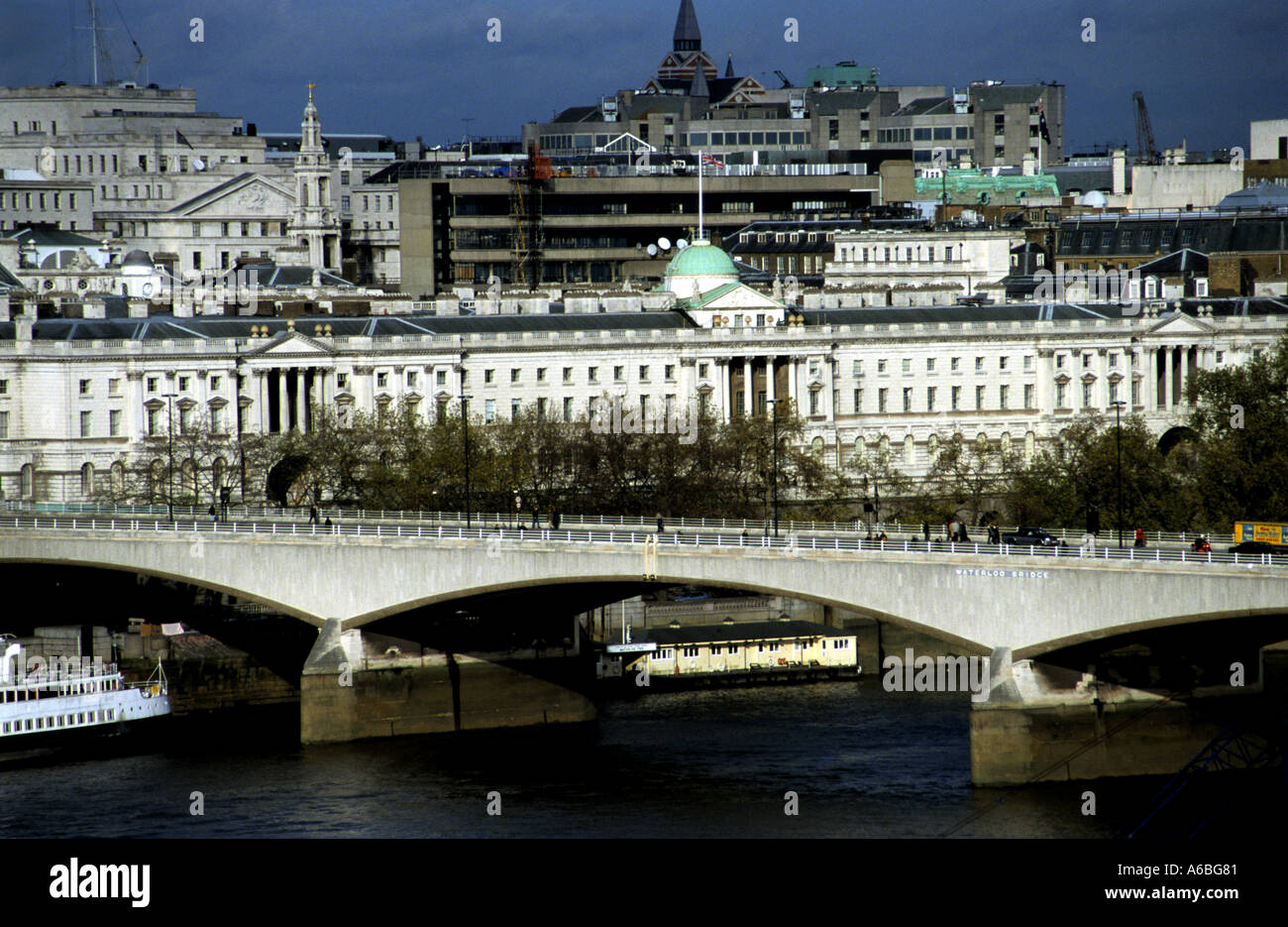 WATERLOO BRIDGE OVER THE THAMES LONDON UK Stock Photo - Alamy