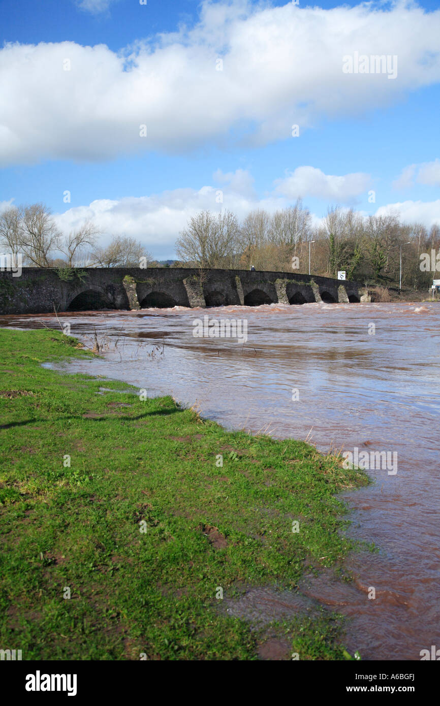 Abergavenny bridge usk hi-res stock photography and images - Alamy