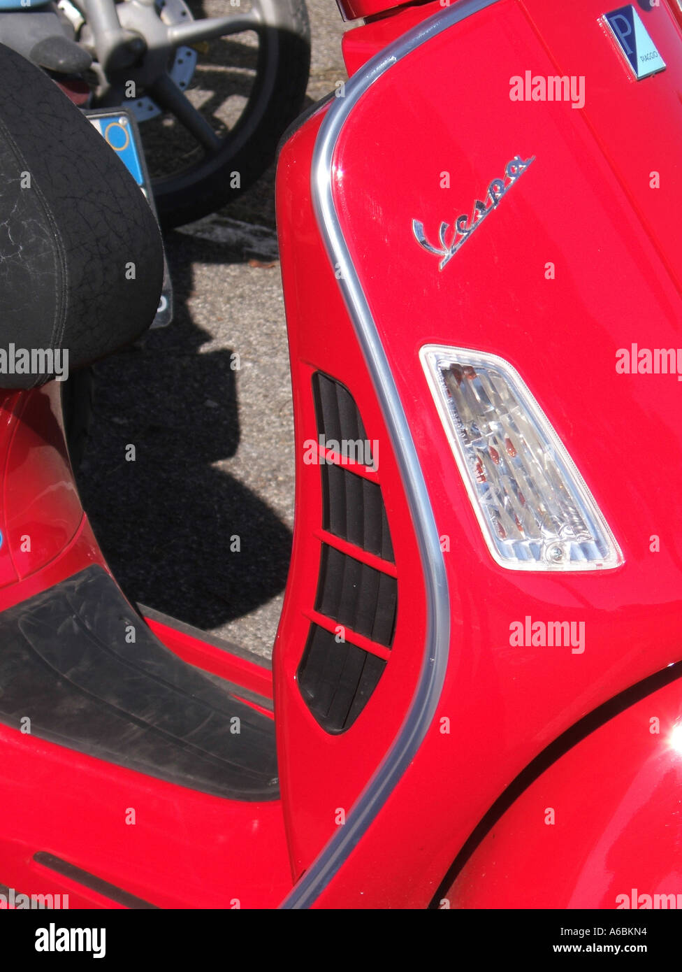 red vespa scooter Stock Photo - Alamy