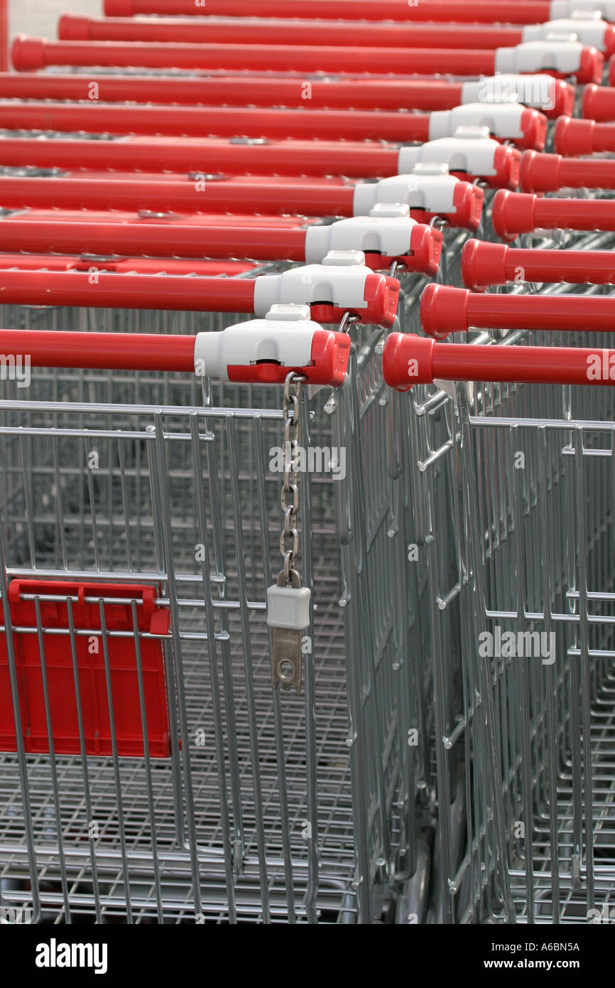 Shopping trolleys stacked up together hi-res stock photography and ...