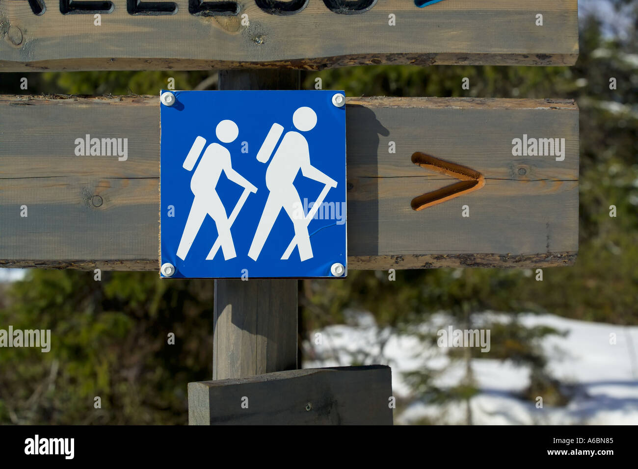 Hiking route marker Stock Photo - Alamy
