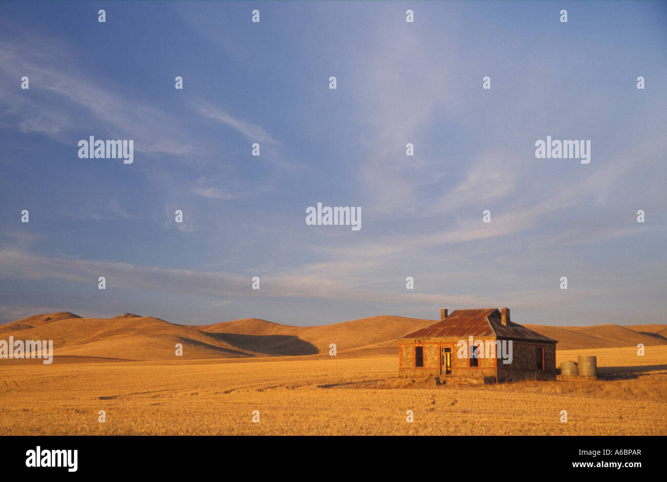 Burra hut hi-res stock photography and images - Alamy
