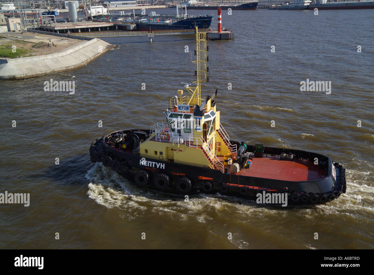 Tug Commercial Docks St Petersburg Russia Stock Photo - Alamy