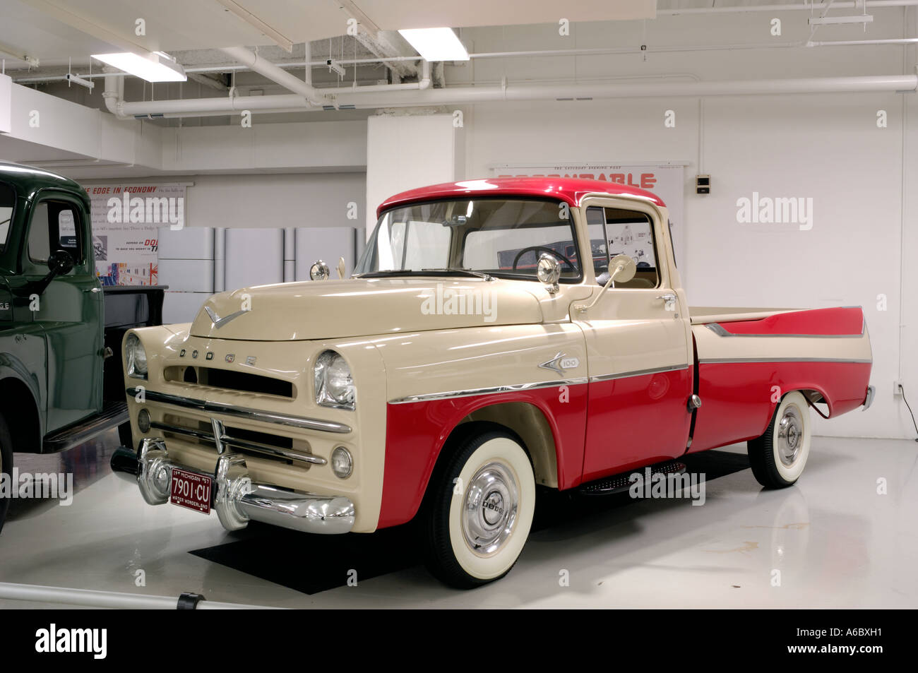 1957 sweptside hi-res stock photography and images - Alamy