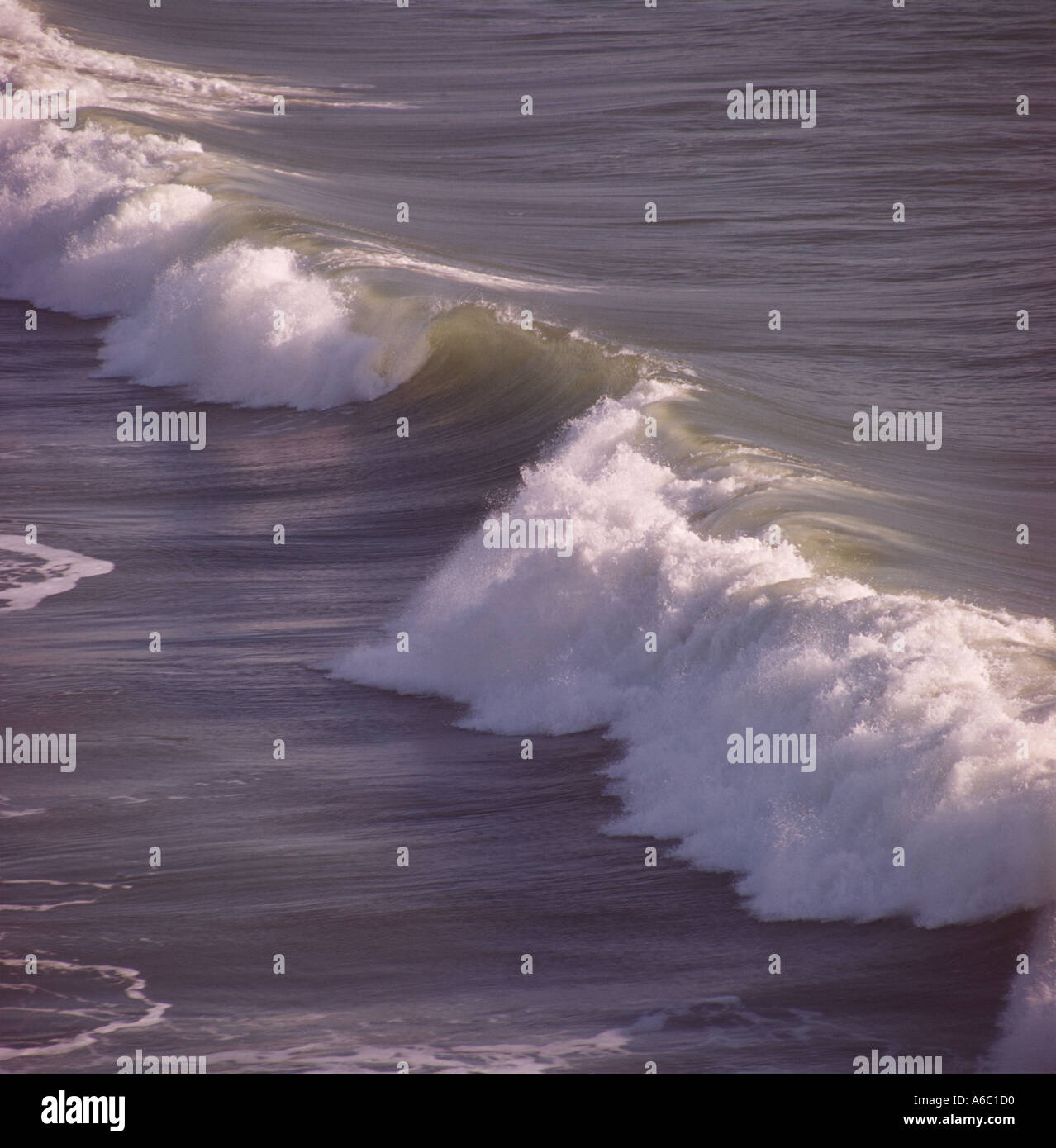 rolling waves on the Pacific Ocean at Big Sur California Stock Photo ...