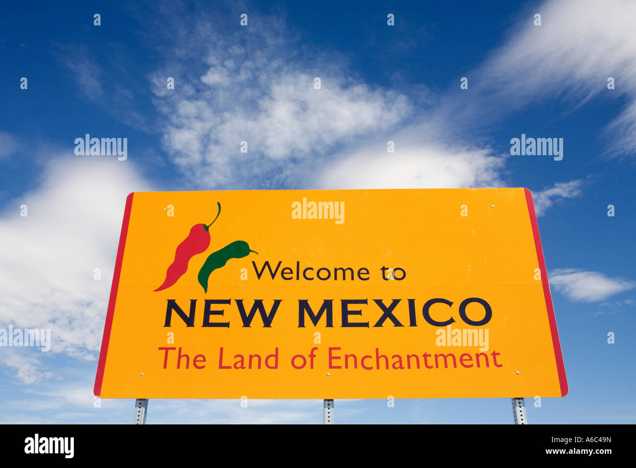 Border usa sign mexico hi-res stock photography and images - Alamy