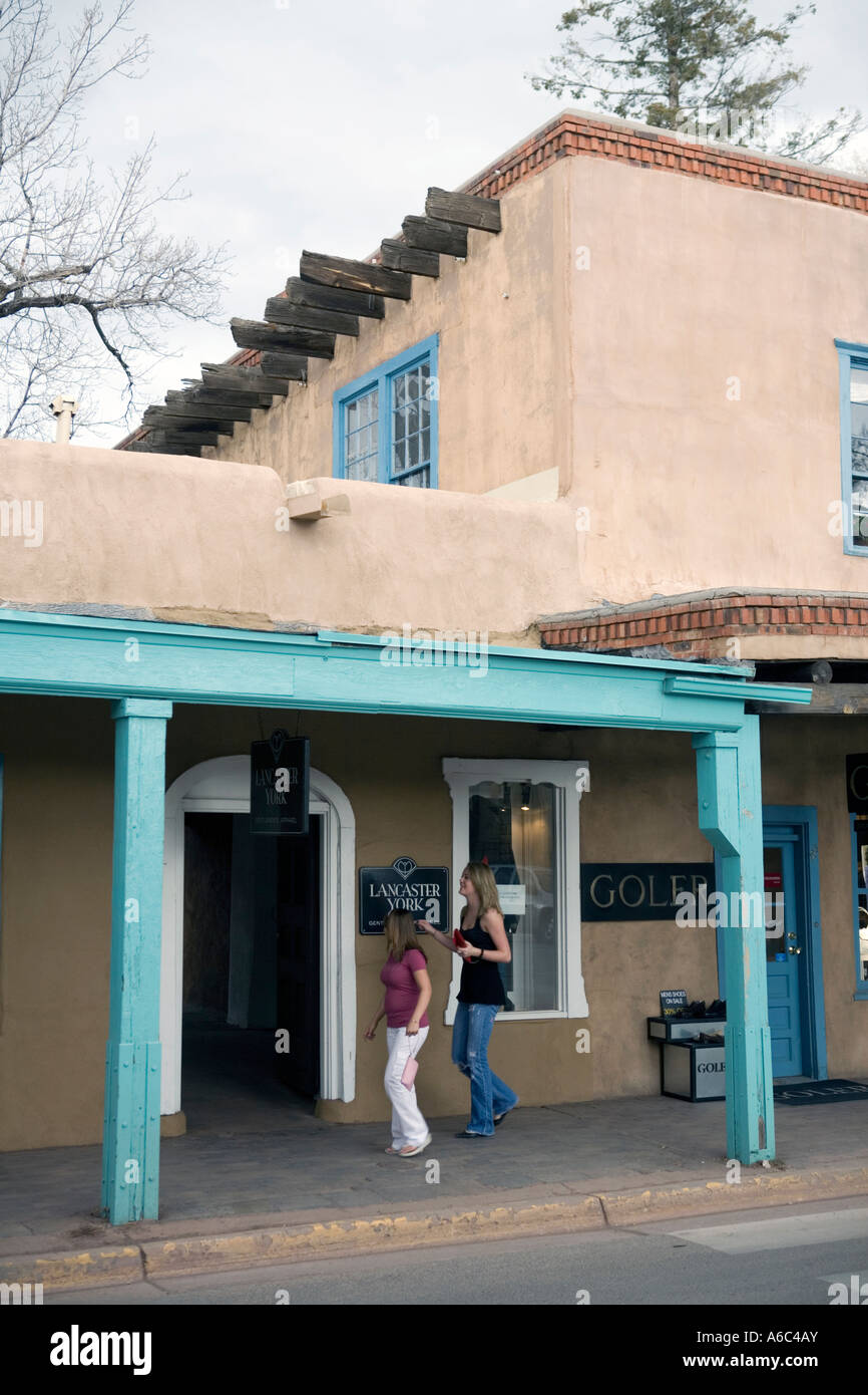 Street scene downtown Santa Fe New Mexico Stock Photo - Alamy
