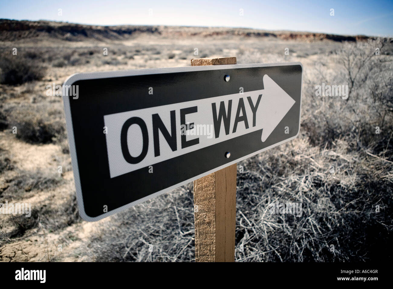 One way road sign hi-res stock photography and images - Alamy