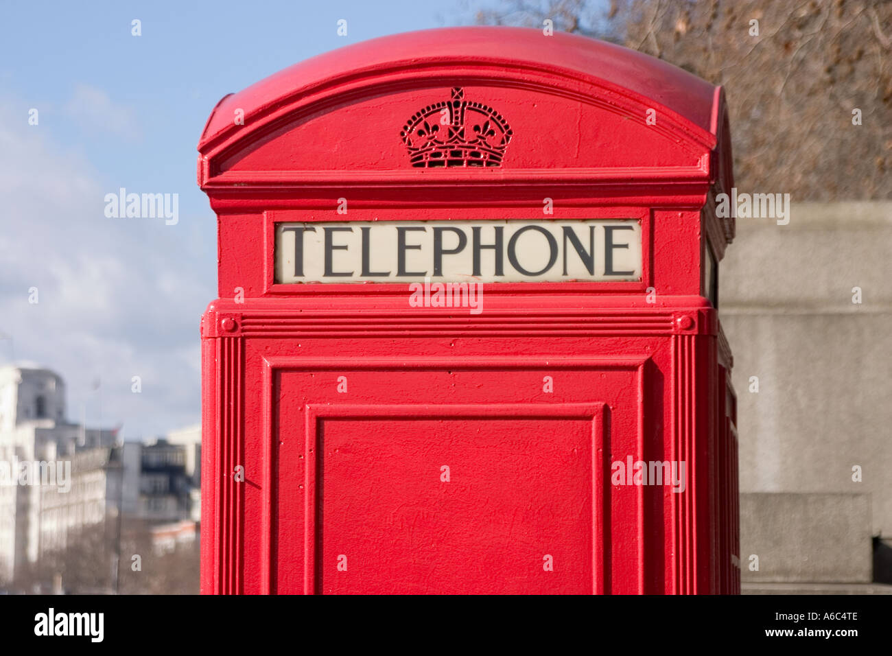 A PHONE BOX LOOKING AT THE LONDON EYE Stock Photo - Alamy