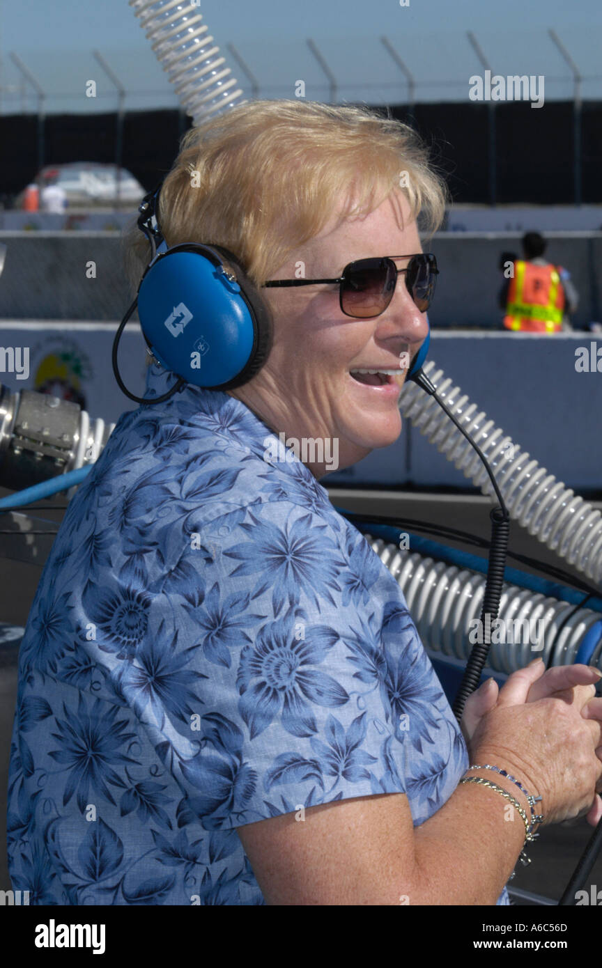 Paul Tracy s mother in the pits at the Grand Prix of St Petersburg 2003 ...