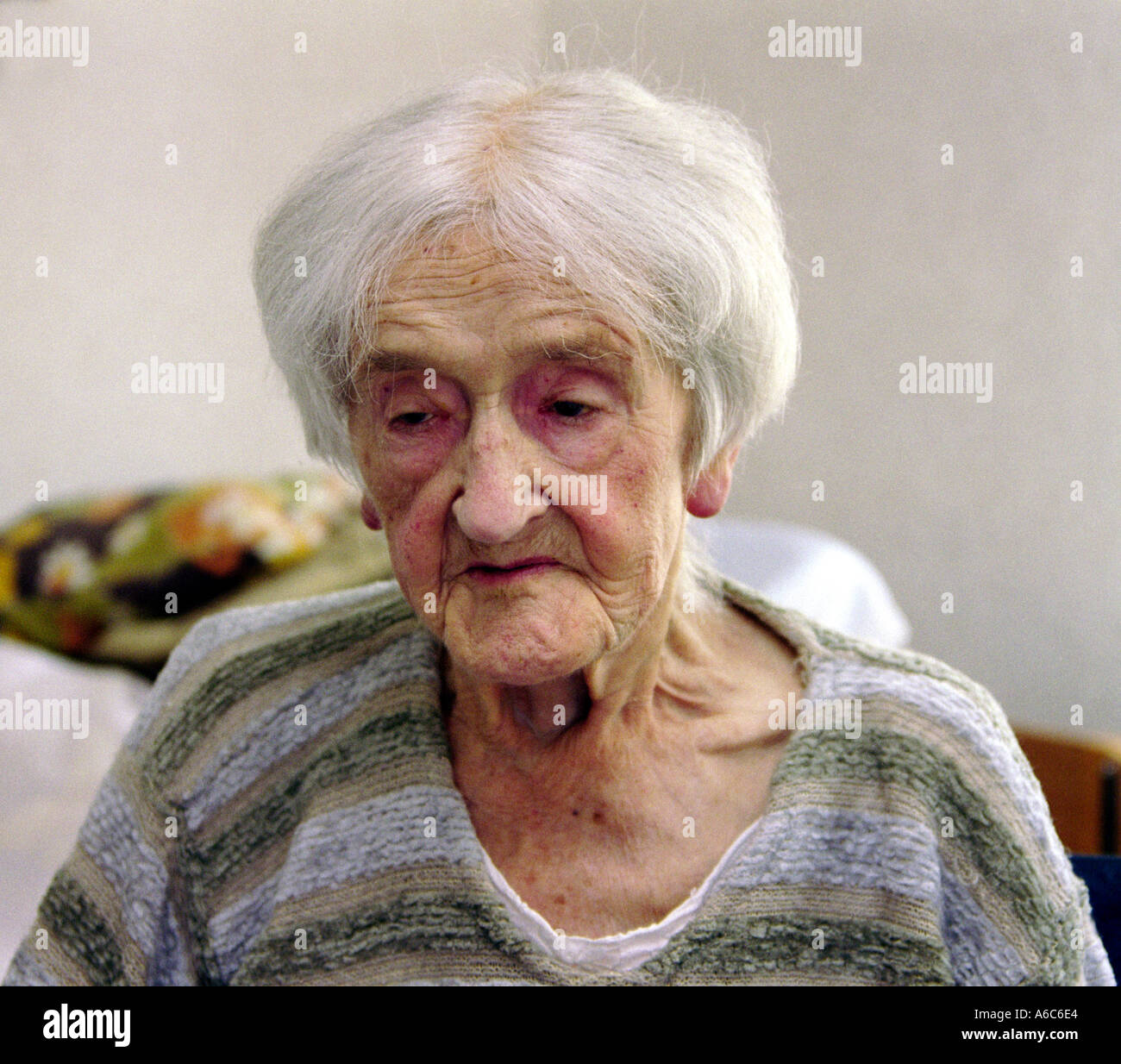 Senior frail vulnerable hi-res stock photography and images - Alamy