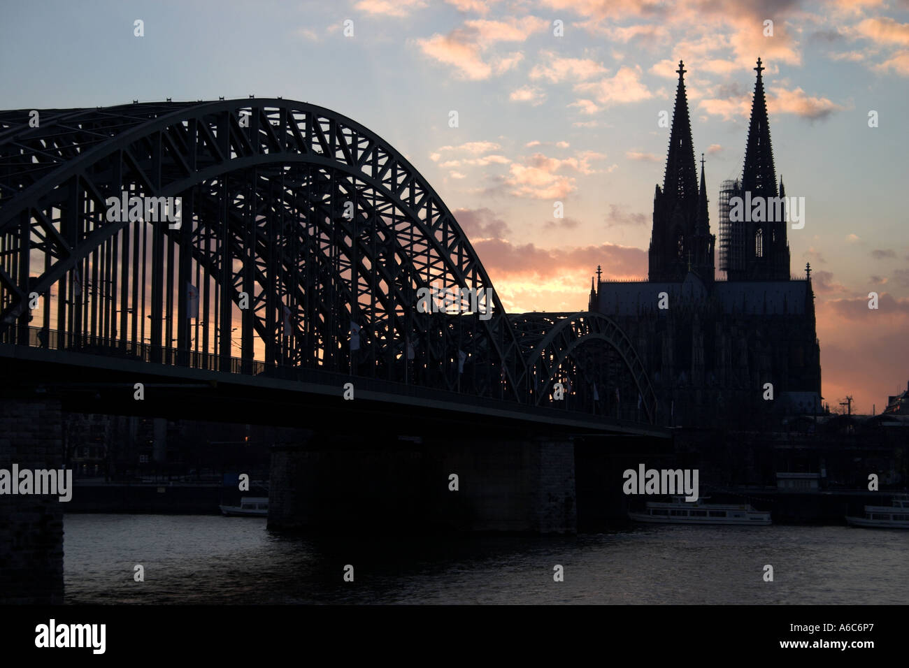 Cologne Cathedral with railway bridge Stock Photo - Alamy